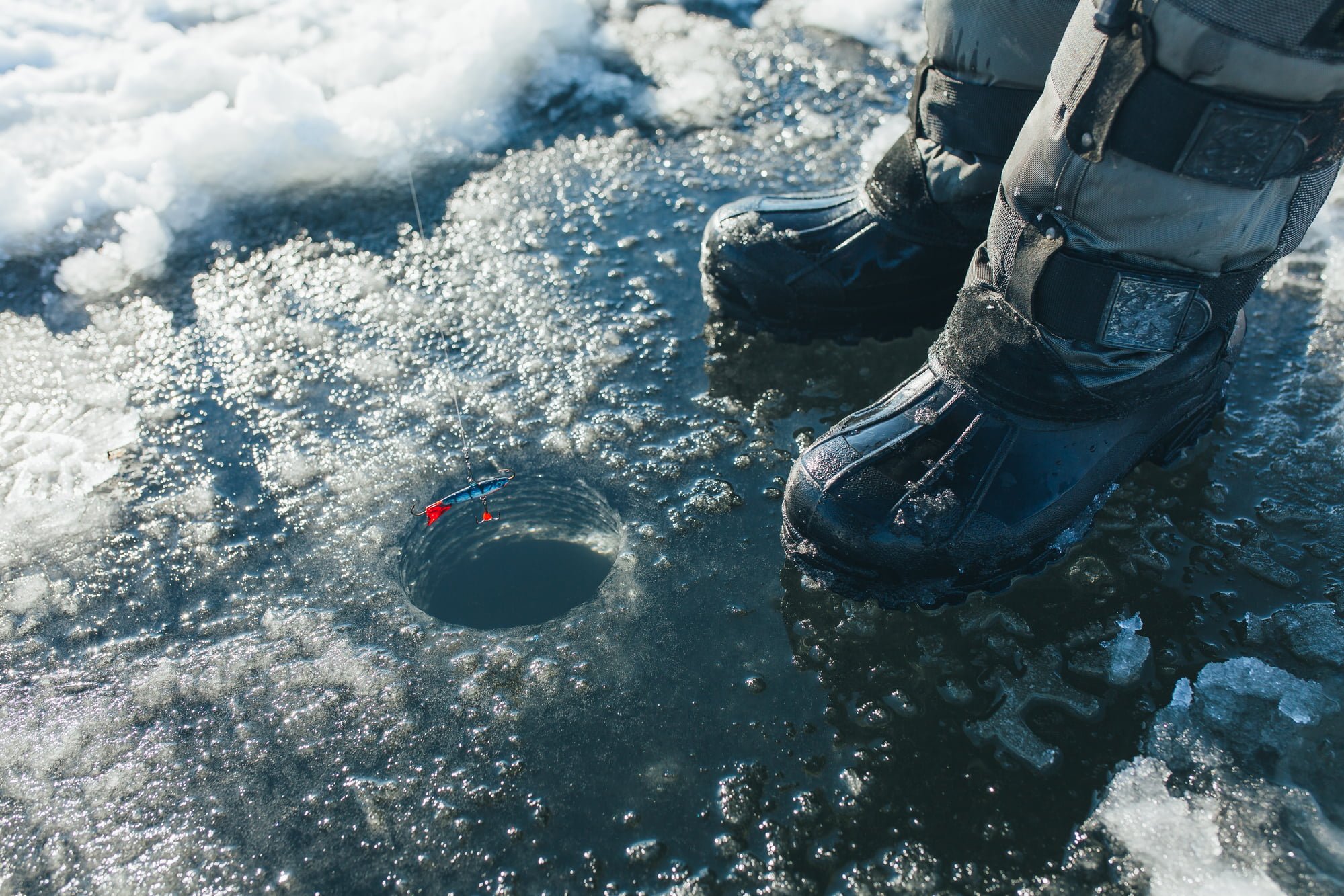 How to Prepare Your Fish Finder for the Winter - FishFinderTech